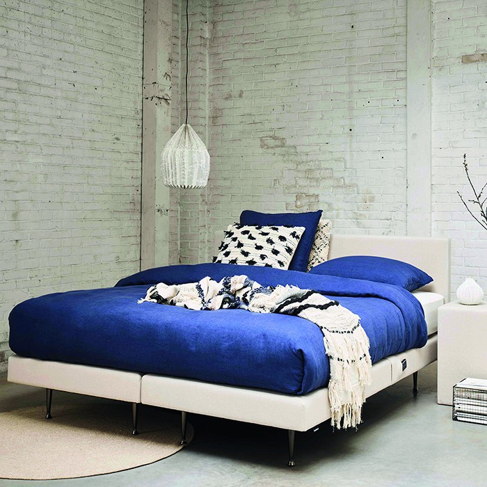 Eastborn THIN BOXSPRING op poten (excl. matras).